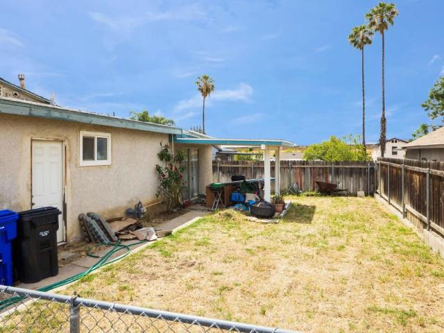 6564 Lynwood Way