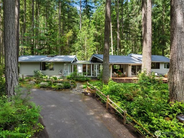 6565 NE Island Center Rd