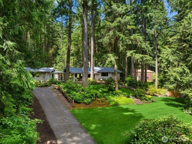 6565 NE Island Center Rd, Bainbridge Island, WA 98110