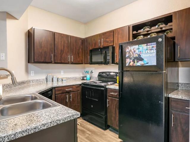 6565 Hollister Street 0122