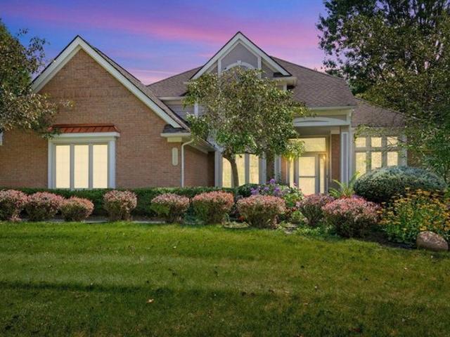 6568 Crabapple Dr, Troy, MI 48098
