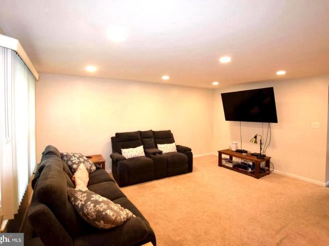 6560 Lochleigh Court