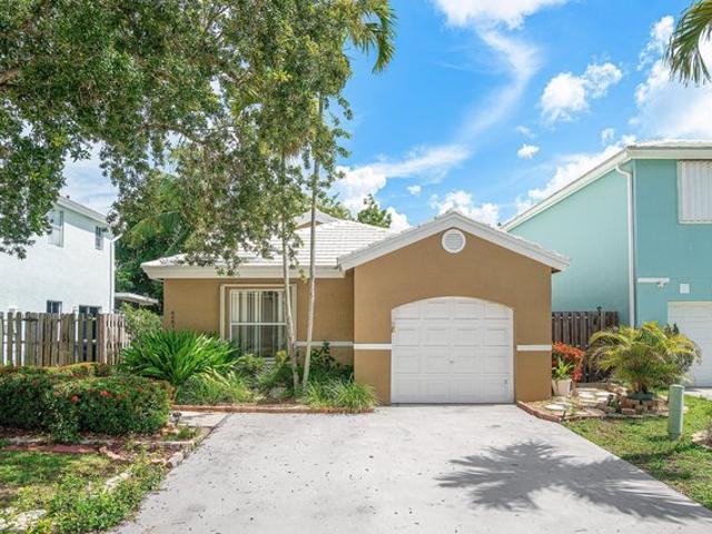 6561 Fern St, Margate, FL 33063
