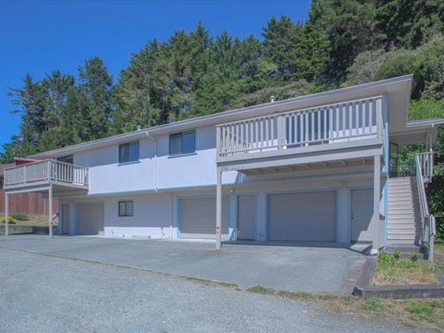 6561 Spring St, Fields Landing, CA 95537