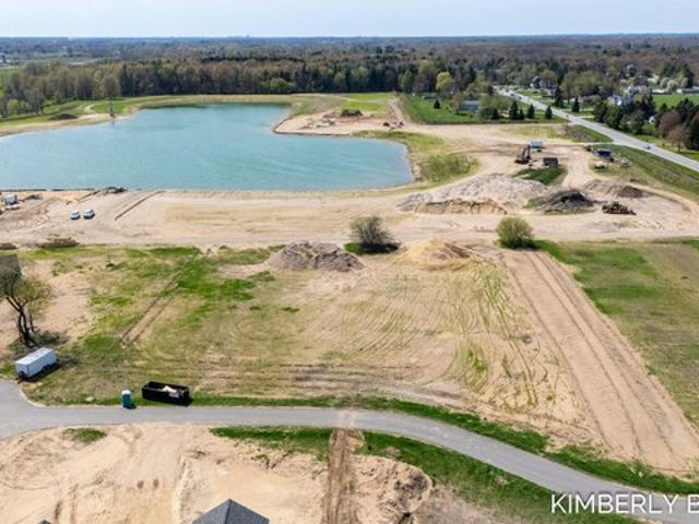 6562 Fillmore St, Allendale, MI 49401