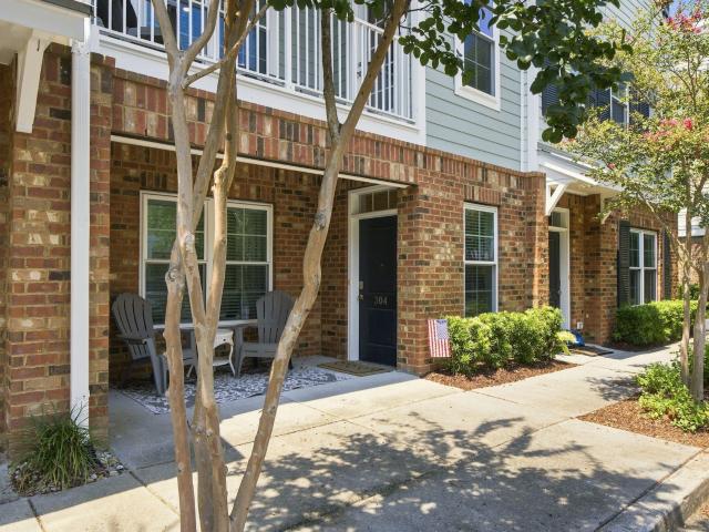 656 Coleman Boulevard 304