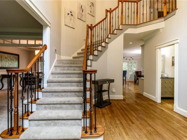 656 Goldenwood Court