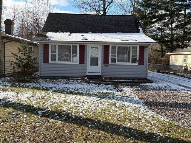 656 Hazelwood Ave, Vermilion, OH 44089