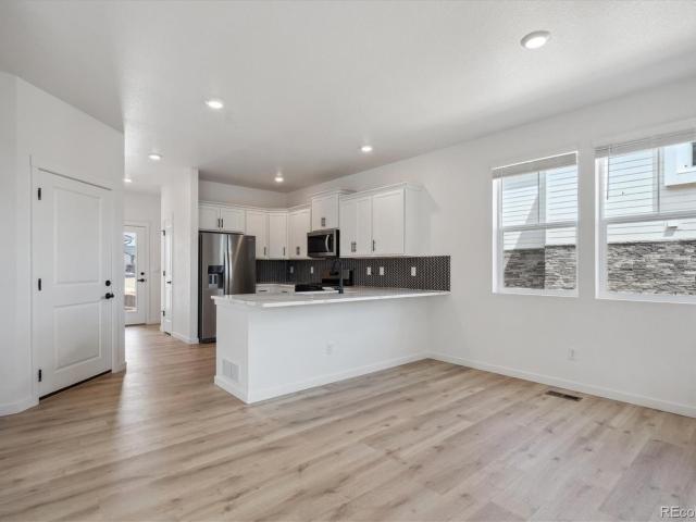 656 N Tempe Street