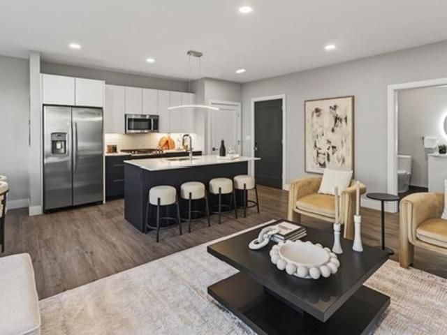 656 Saratoga St Unit 204, Boston, MA 02128