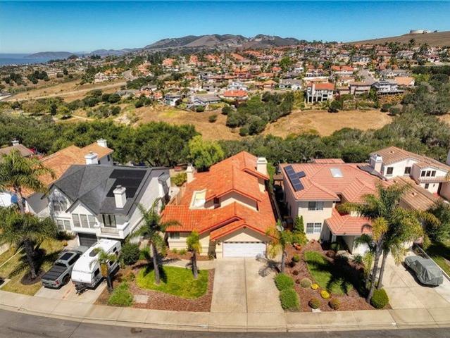 656 Shamrock Ln, Pismo Beach, CA 93449
