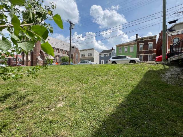 656 W Pike Street