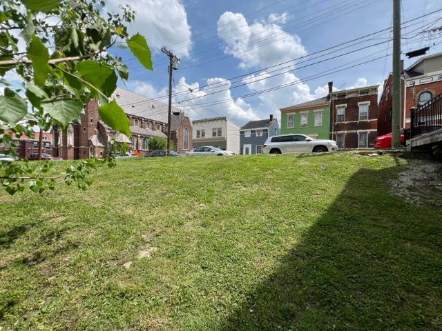 656 W Pike Street
