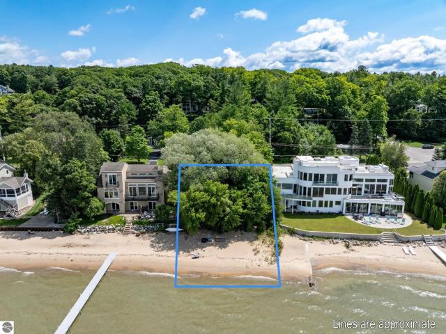 6575 Franklin Woods