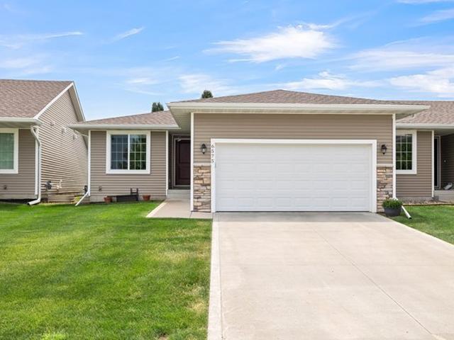 6575 SE Sweetgrass Ln, Pleasant Hill, IA 50327