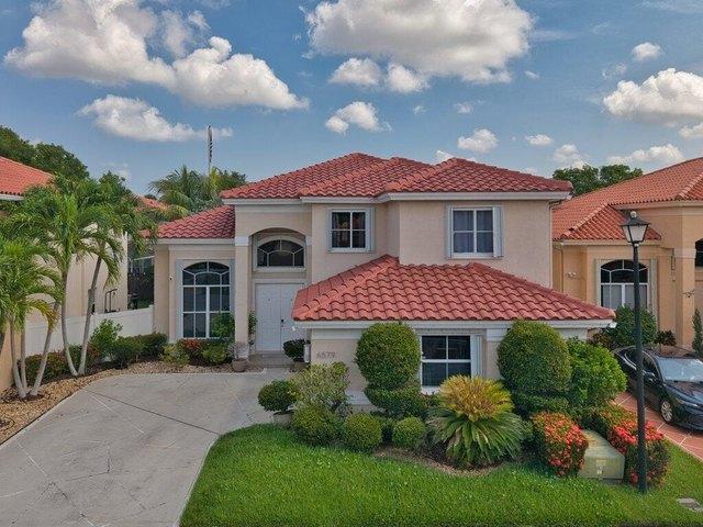 6579 Constance St, Lake Worth, FL 33467