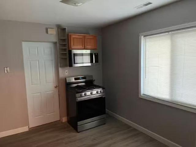 6570 BUCKINGHAM AVE, ALLEN PARK, MI 48101 Single Family Reside.