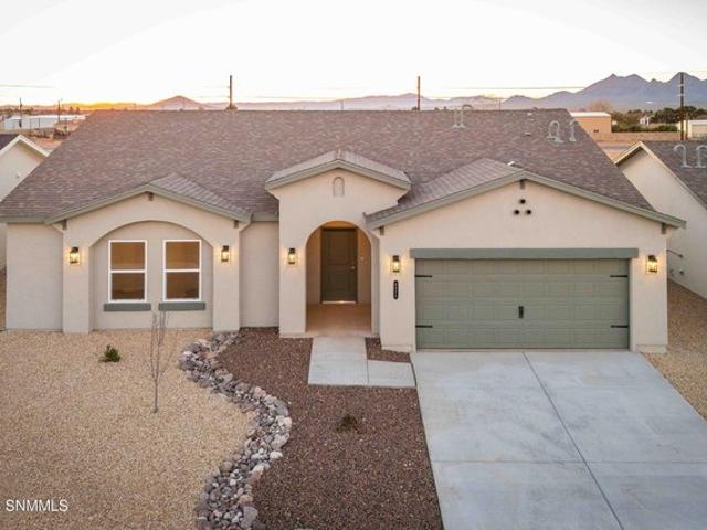 6571 Phoenix St, Las Cruces, NM 88012