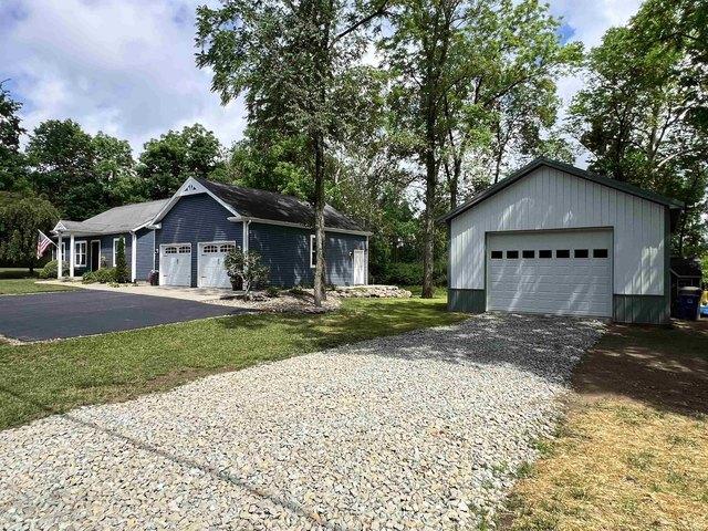 6572 E S Barbee Dr, Warsaw, IN 46582