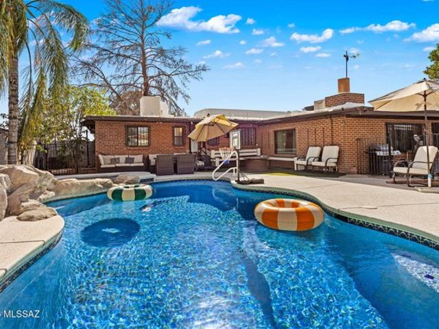 6573 E Calle Herculo, Tucson, AZ 85710