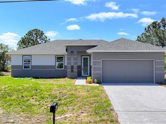 657 Crabtree Ct, Lehigh Acres, FL 33974