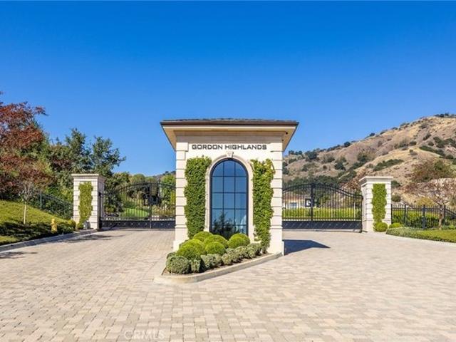 657 Gordon Highlands Rd, Glendora, CA 91741