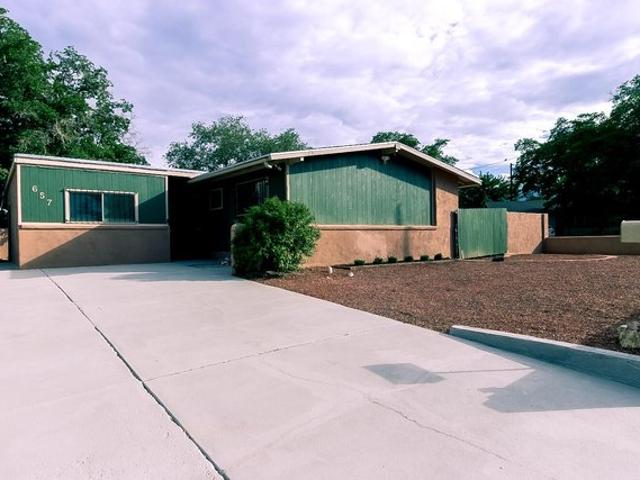 657 Grace St NE, Albuquerque, NM 87123