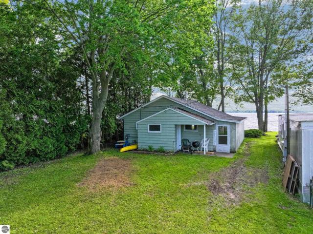 657 E Lake Mitchell Drive