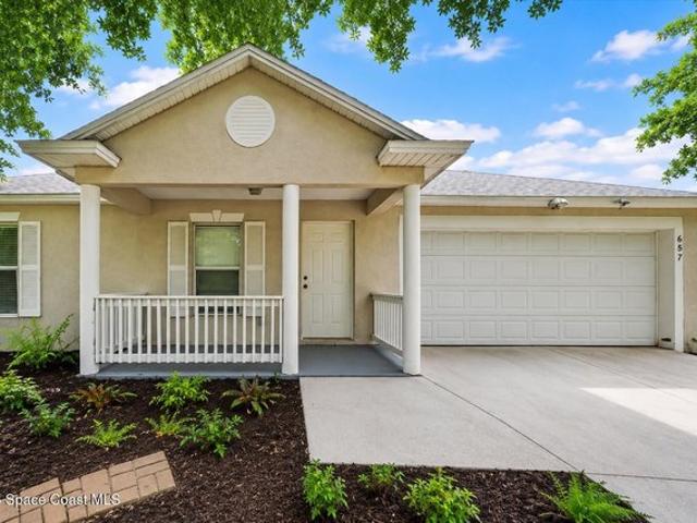 657 Floyd St SE, Palm Bay, FL 32909