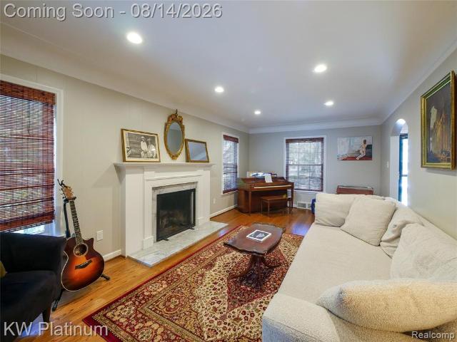 657 Hawthorne Road