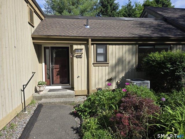 657 Heritage Vlg Unit A, Southbury, CT 06488
