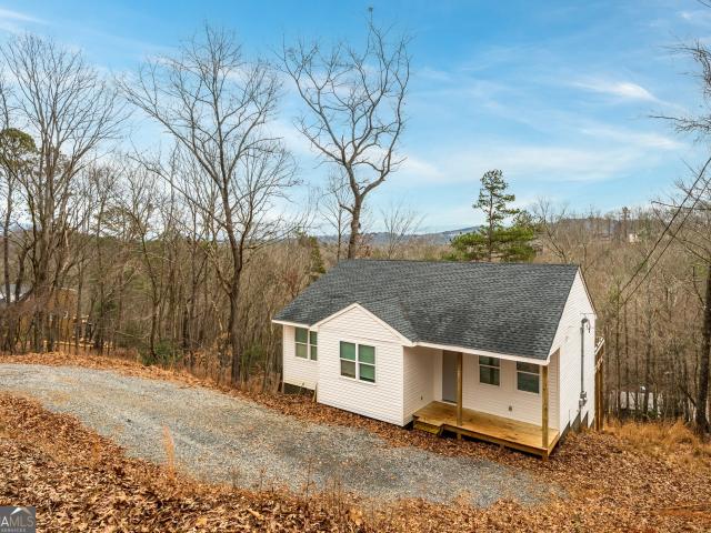 657 Summit Lane