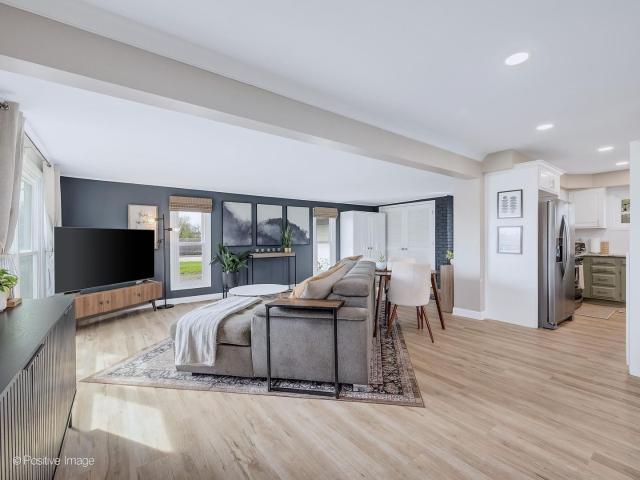 657 W Armitage Avenue