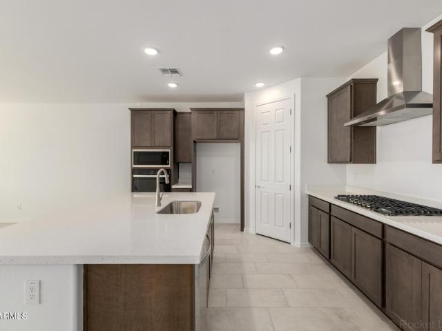 657 W Riparian Drive