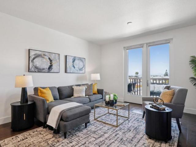 657 Walnut Street 423