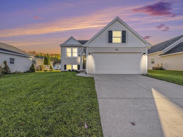 6584 Moss Lake Dr, Hudsonville, MI 49426