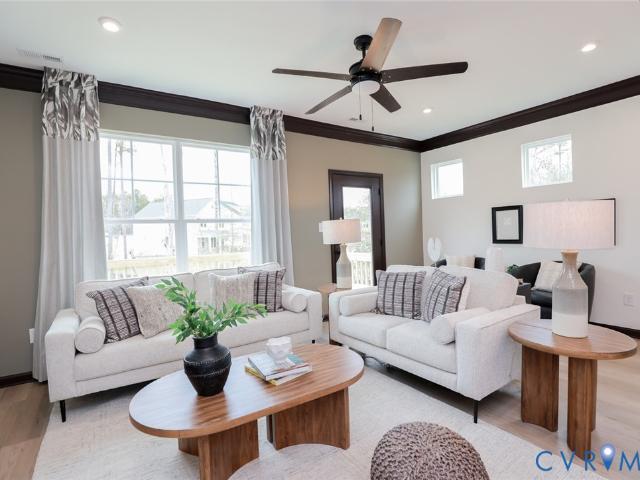 6584 Topsail Point