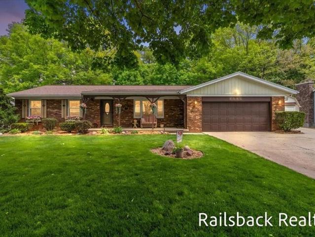 6584 Wahlfield Ave NW, Comstock Park, MI 49321