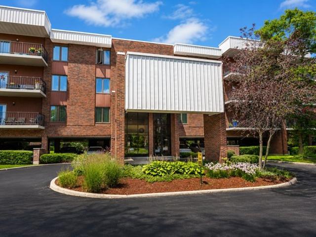 6585 Main St Apt 201, Downers Grove, IL 60516