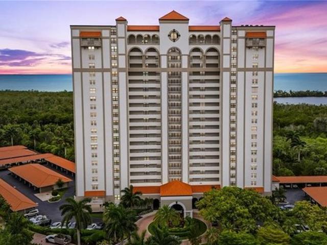 6585 Nicholas Blvd Apt 902, Naples, FL 34108