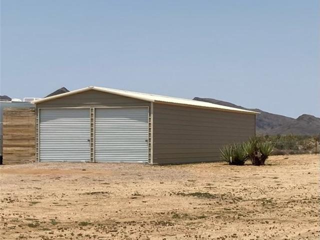 6585 W McElmo Dr, Golden Valley, AZ 86413