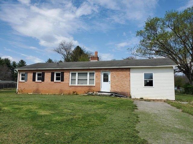 6586 Annie Akers Rd, Radford, VA 24141