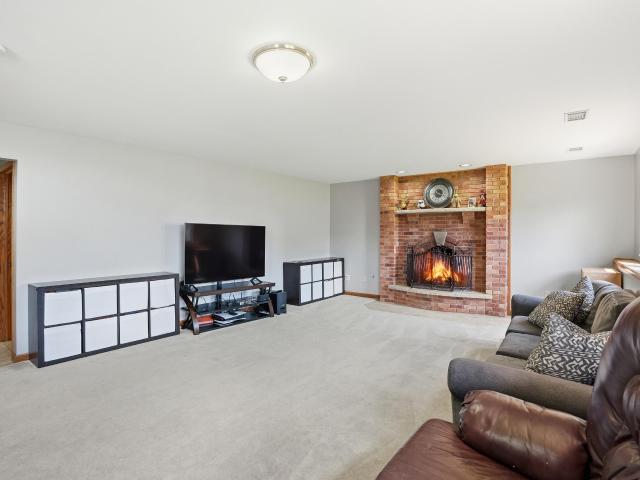 6587 Arrowhead Dr, Schererville, IN 46375 | MLS #838027