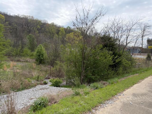 6587 Fairview Road