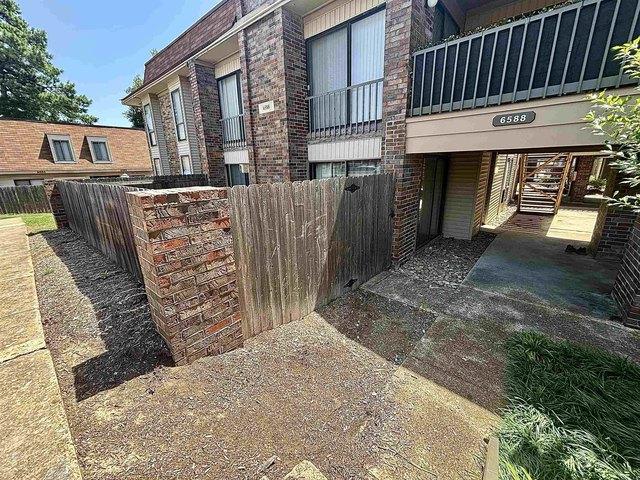 6588 S Poplar Woods Cir Unit 1, Germantown, TN 38138