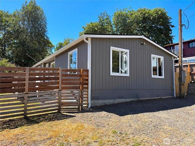 6589 NE Center St, Suquamish, WA 98392