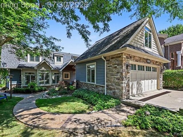 6580 Leytonstone Blvd, West Bloomfield Township, MI 48322