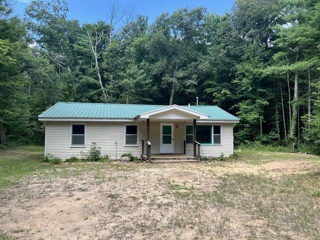 6581 S Pine Ave, Newaygo, MI 49337