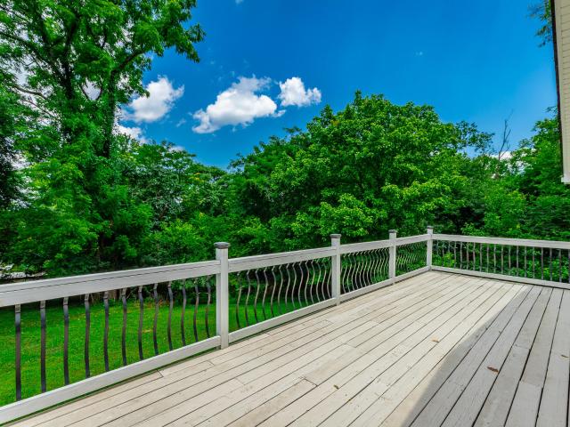6582 Fairview Road