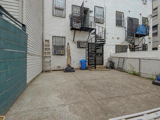 658 Beck Street